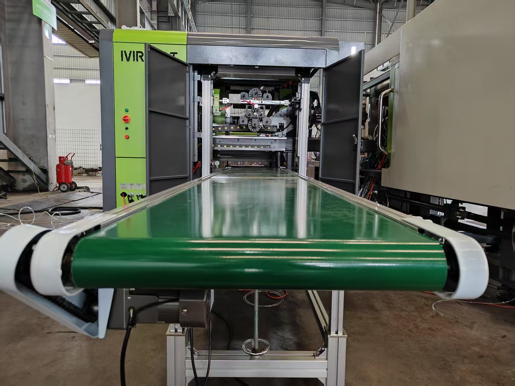 IML (In-Mold Labeling) System - ivirobot.com